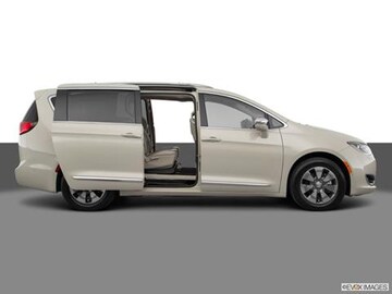 2017 Chrysler Pacifica Hybrid | Pricing, Ratings & Reviews | Kelley ...