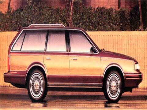 1993 Oldsmobile Cutlass Cruiser | Pricing, Ratings & Reviews | Kelley ...