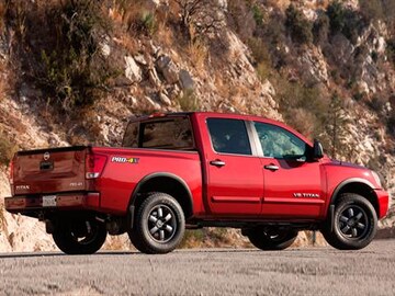 2015 Nissan Titan Crew Cab | Pricing, Ratings & Reviews | Kelley Blue Book