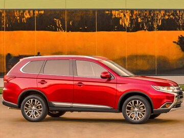 2017 Mitsubishi Outlander | Pricing, Ratings & Reviews | Kelley Blue Book